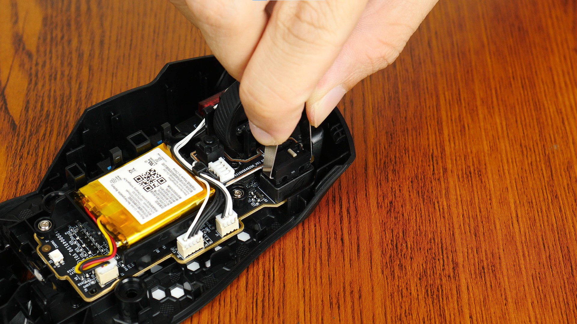 Review: ASUS ROG Gladius III Wireless AimPoint Gaming Mouse